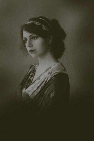 Fashion Photographer Showcases Timeless Beauty by Creating Self ...